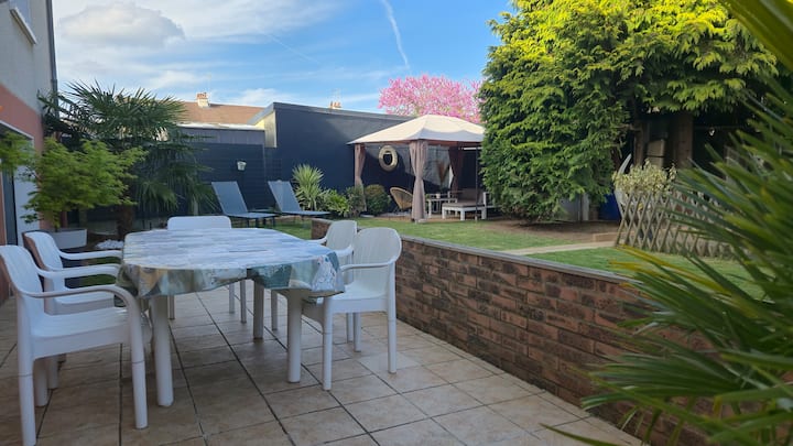 Logement De 40m² Aménagé En Rez De Jardin Avec Spa - Le Mans