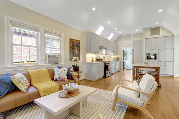 2 Br Respite Arlington Cozy Home Backyard Near Dc - Arlington, VA