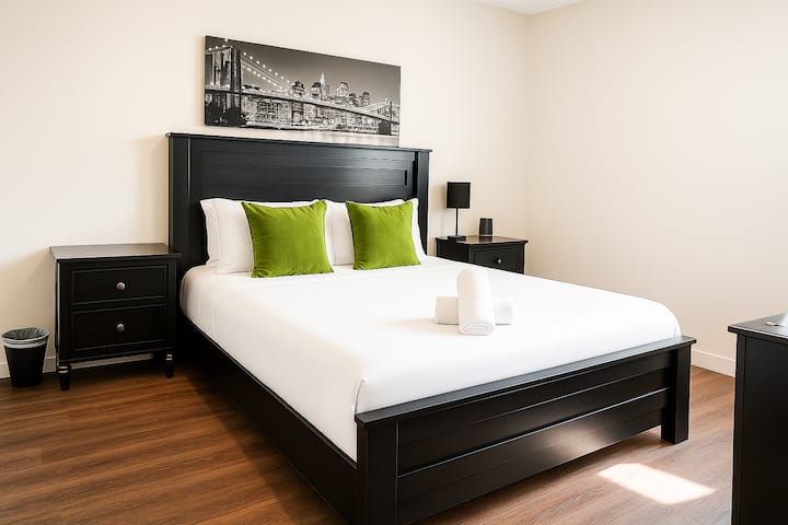 The New York Suite: 10 Minutes From I-69 - Fishers, IN