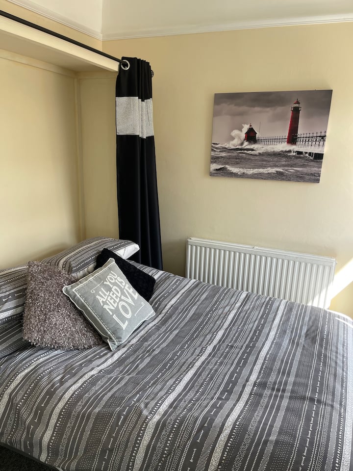 Exmouth Central - Serendipity Centre (Unit 2) - Exmouth