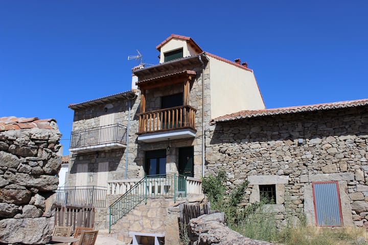 La Libélula De Gredos - Hoyos del Espino