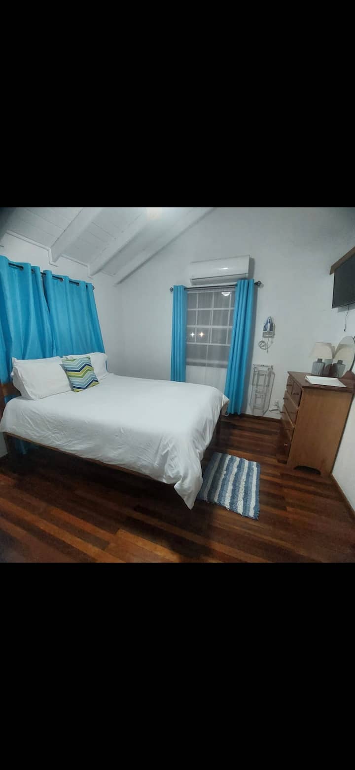 Casa Catalina Oasis! Upstairs! Balcony/walk Beach. - Belize