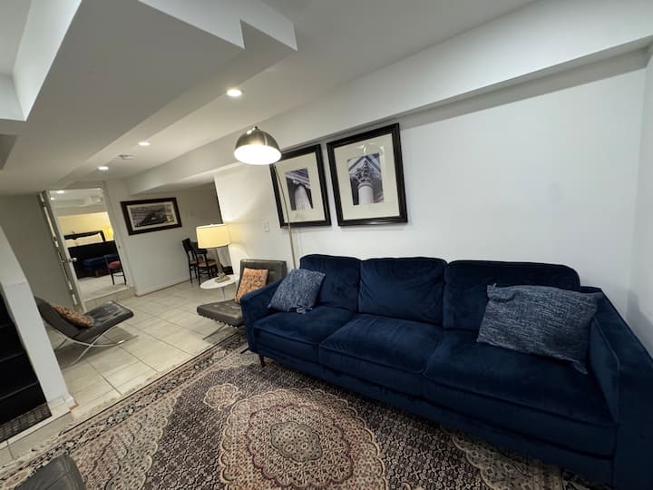 Comfy Lower Level 2 Bdrms 1 Den (3 Queen Beds) - Silver Spring, MD