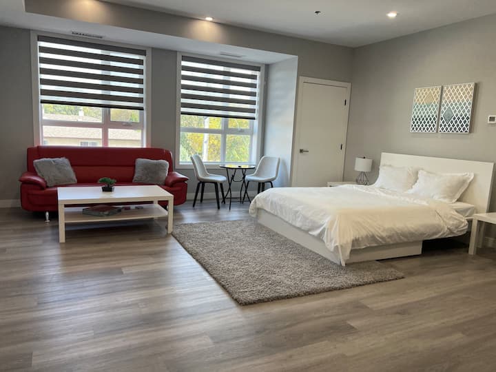 Prime Modern Studio Apartment Near Downtown - 溫尼伯
