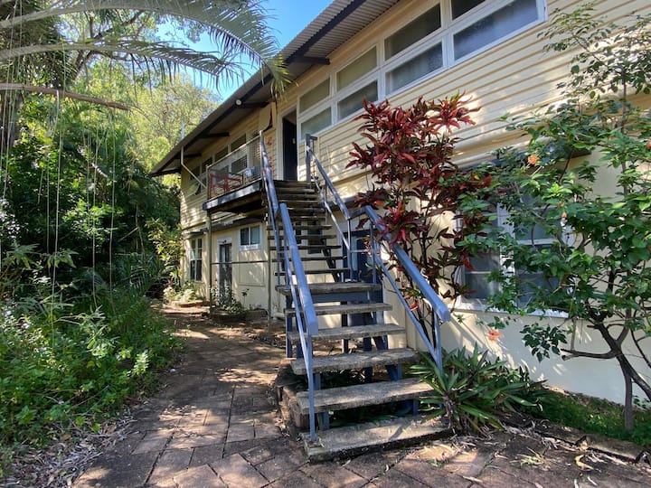 The Captain's Manor On Cook 5 - Magnetic Island