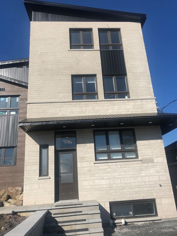 Beau Duplex De 4 Ch+10 Pers - 5 Min De Place Bell - Pointe-Claire