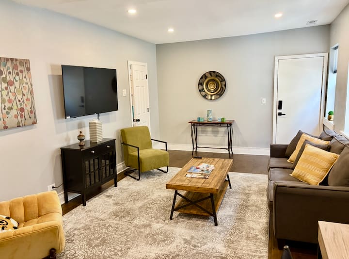 Wicker Pk Near Downtown July 2-5 Special $259 - Fuller Park - Chicago