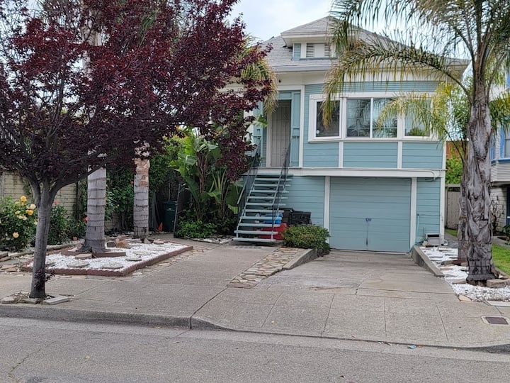 Victoria Home Near Downtown Oalkland! - Alameda, CA