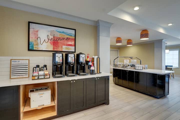 Relax And Recharge! 2 Modern Units, Full Kitchen! - Milpitas, CA