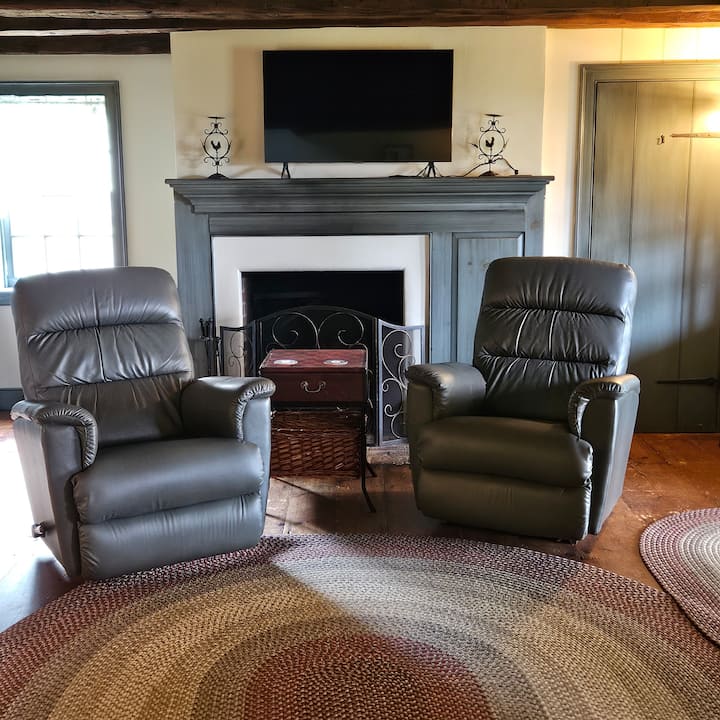 Loghouse By The Lake - Hanover, PA