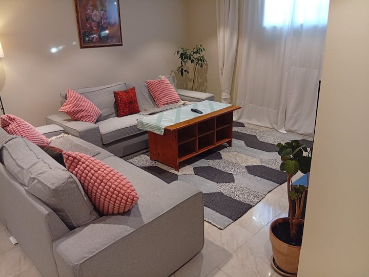 Spacious Apt – 3 Sleeping Areas & Private Entrance - Gothenburg