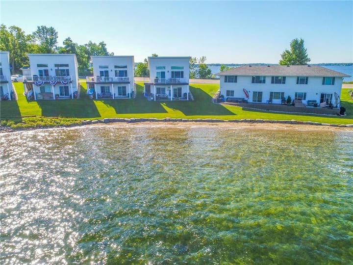 Lakeshore Retreat + Private Beach - Alexandria, MN