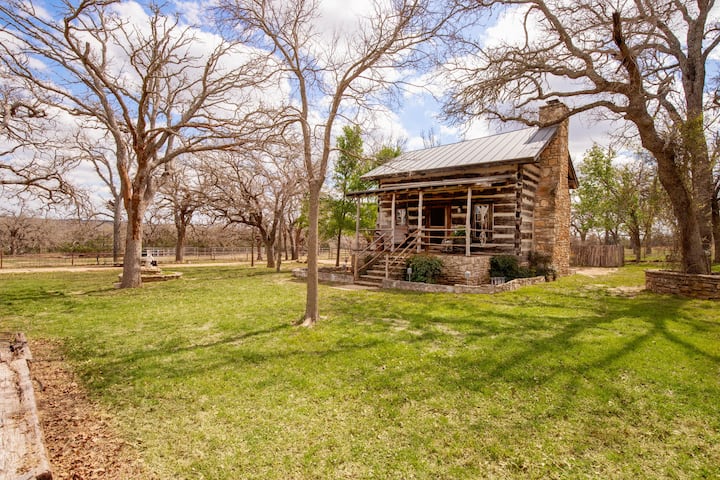 1800’a Log Cabin Near Fredericksburg - Enchanted Rock State Natural Area, Fredericksburg