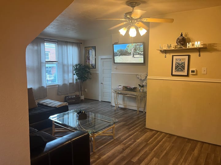 1 Bedroom Apartment - Pittsburgh