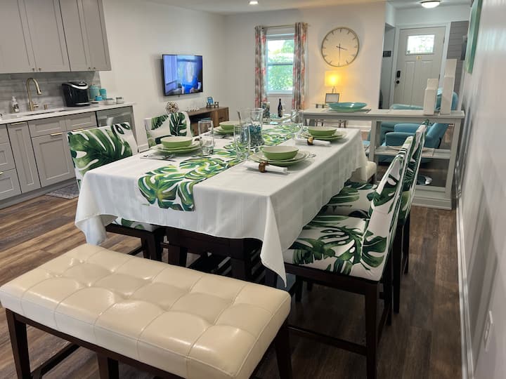 Deal 5* Min 30 Days Spacious Remodelled Home - Sarasota, FL