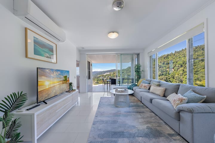Villa 59 Whitsunday's -
Pool, Ocean Views, Wifi - Airlie Beach