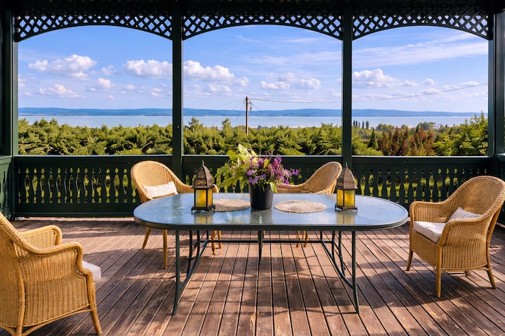 10-minute Walk To Lake Balaton | Exclusive Castle - Balatonmeer