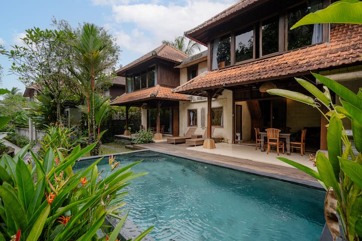 Unique 3br Wooden Villa •Ubud Center •Private Pool - Ubud