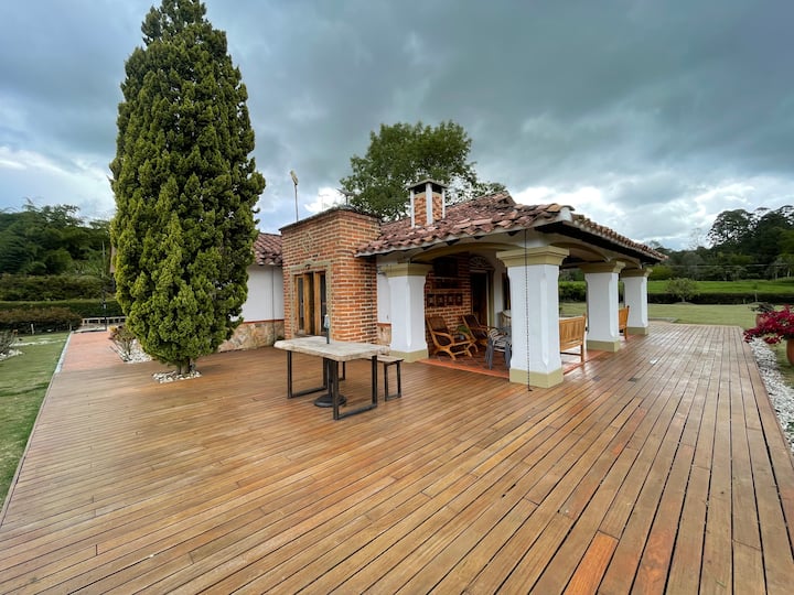 Espectacular Finca En Cabeceras De Llanogrande - La Ceja