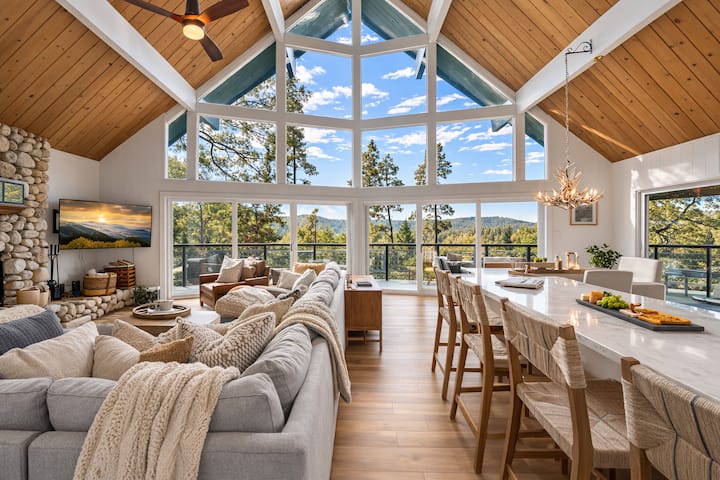 Lakeview House W/ Hot Tub, Game Room & Guest House - Lake Arrowhead, CA