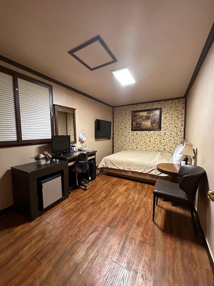 Cozy Motel Room Near The Palace ( Deluxe Room) - Séoul