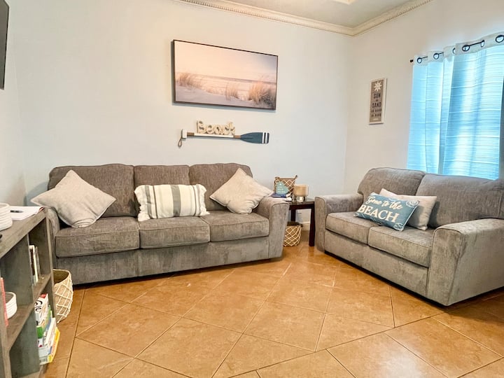 Superhost! Family & Pet Friendly Beachside Condo! - South Padre Island, TX