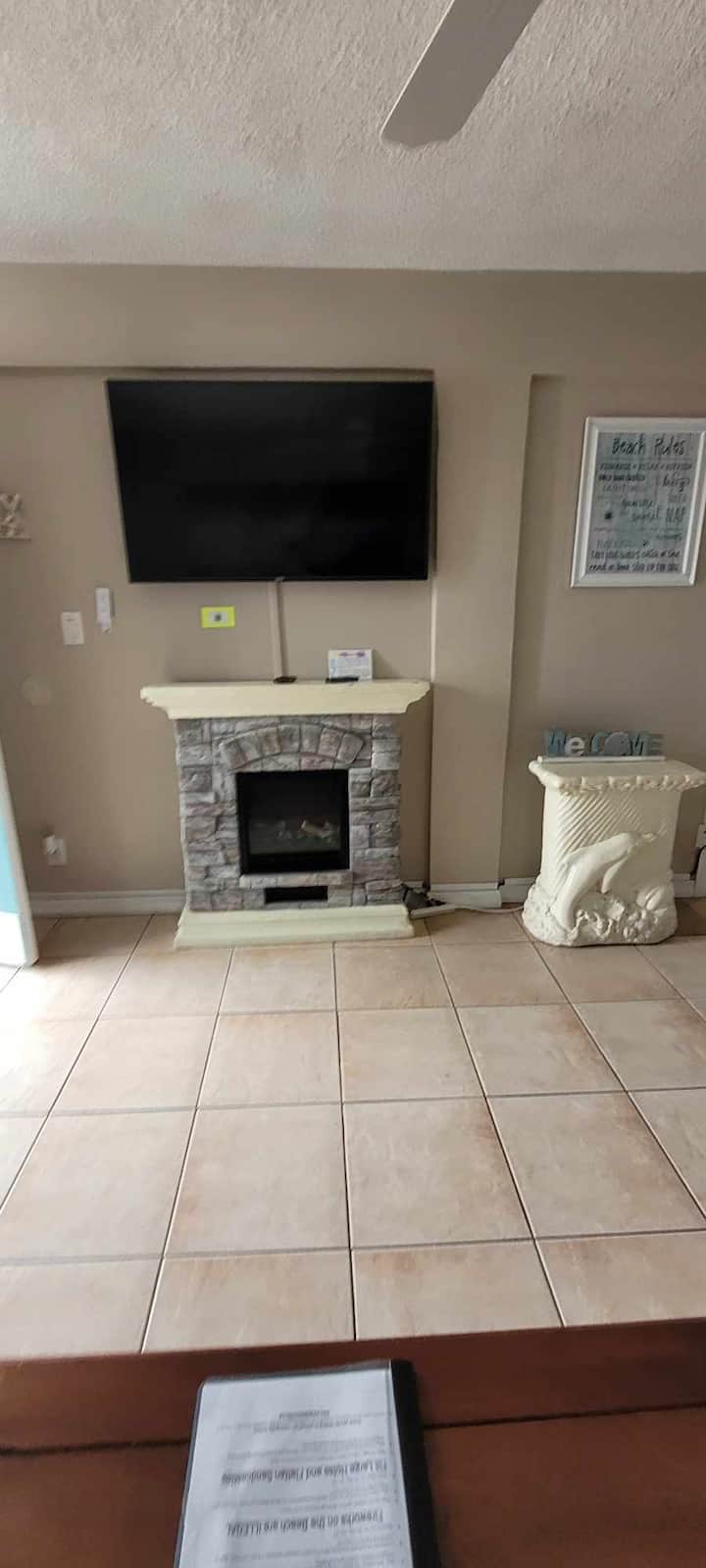 Sun & Serenity - Ocean Front Complex ~ Pool Open - Daytona Beach, FL
