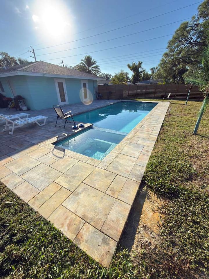 Heated Pool & Spa 3bd/2bth, Near Siesta Key Beach - Sarasota, FL