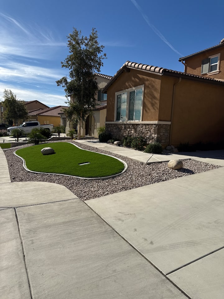 Beautiful Suburban Private Suite - Mentone, CA