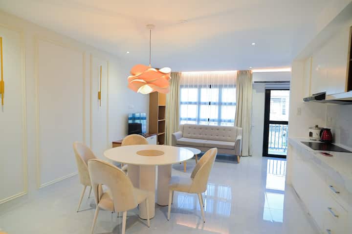 Modern 1br Apt With Strong Wifi And A/c - Borongan City