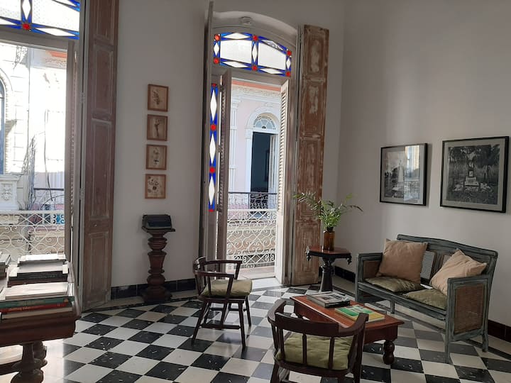 Centric+independent Colonial House In Old Havana - Cuba