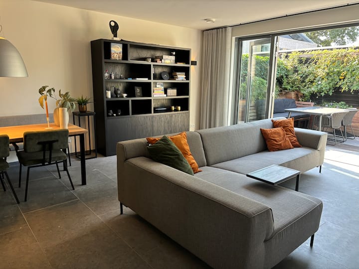 Modern House In Nuenen Centre - Helmond