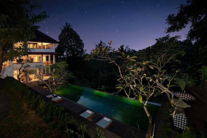 Lavish Retreat. 8bdr Huge Private Villa In Ubud. - Ubud