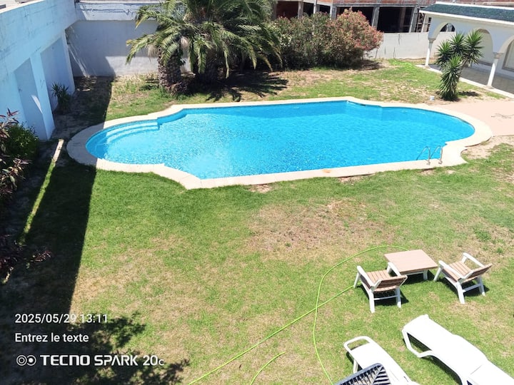 Spacieux Appartement Avec Jardin Et Piscine - Marsa