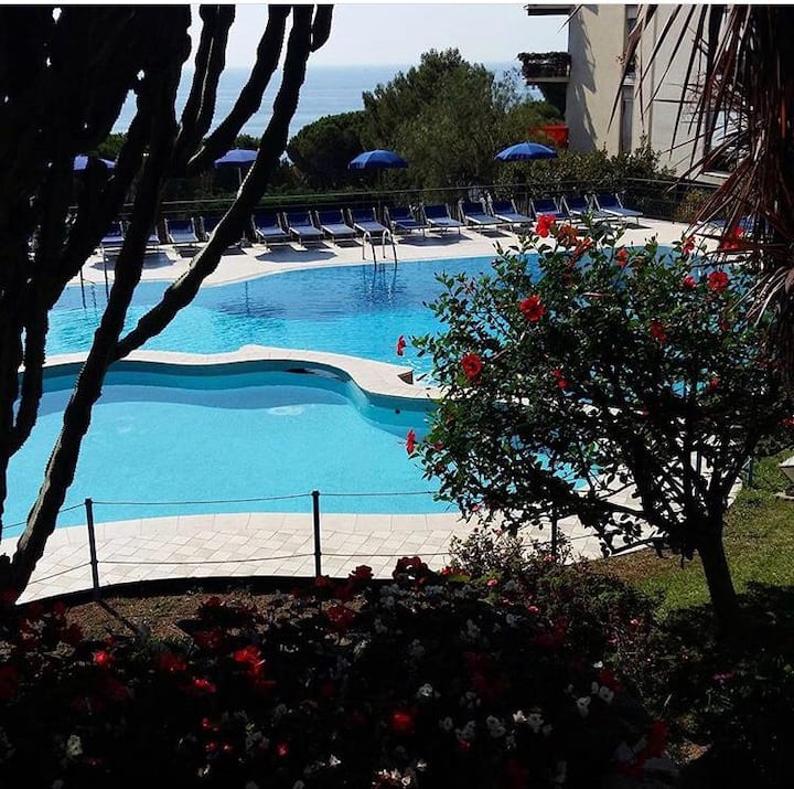Dedelollo’s Home Con   Piscina E Posto Auto - Sanremo
