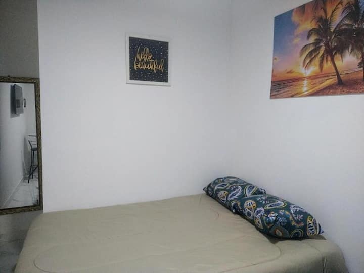 Acomodação Primeira Quadra Da Praia - Praia Grande