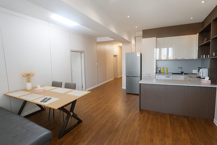 Prime Central Stay: City Apartment Bliss - Ulaanbaatar