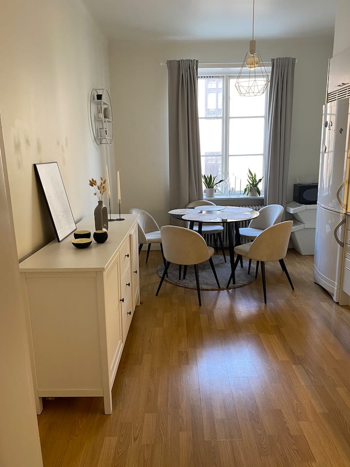 Mysig Lägenhet Med Grön Innegård I Centrala ÖRebro - Örebro