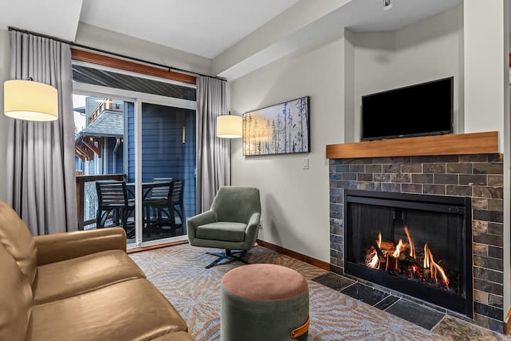 One Bed King Pool/mountain View Suite - Canmore