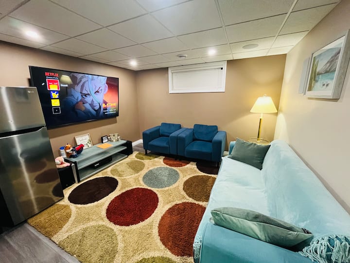 Modern Guest Suite South Regina. Onsite Parking - Regina