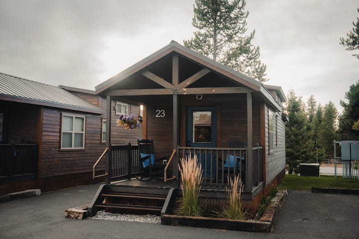 Spruce 1-bedroom Cabin W/loft @Blue Buffalo Resort - Island Park, ID