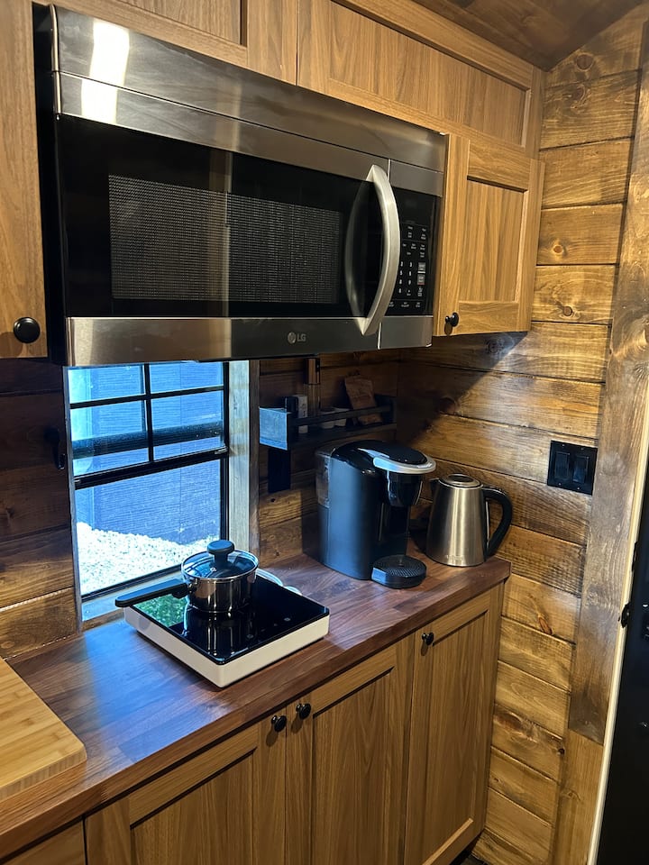 Forest Hideaway - Private Apartment - Niagara Falls