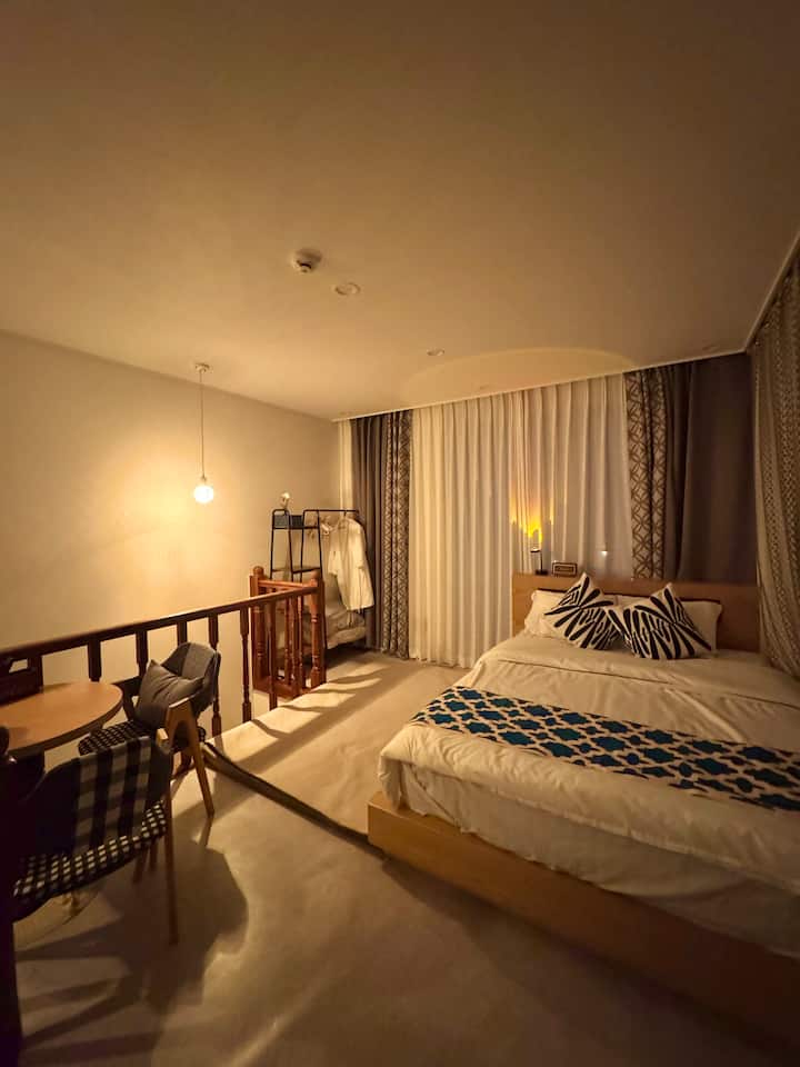 해랑나예(201호-테라스 폴딩도어, 프라이빗 노천탕, 넷플릭스 룸, 빔, 계곡소리Asmr) - South Korea