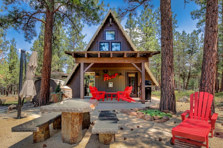 A-frame Cabin On 4.5 Acres - Hot Tub, Dog Friendly - Oregon