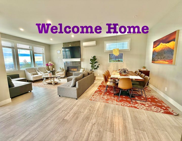 Beautiful New Home W/great View - Victoria