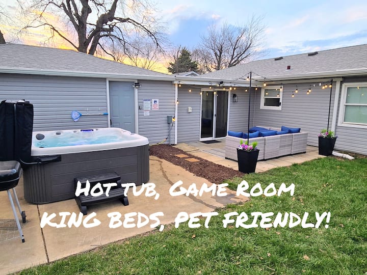 Starved Rock Retreat! Hot Tub, Game Room! - Ottawa, IL