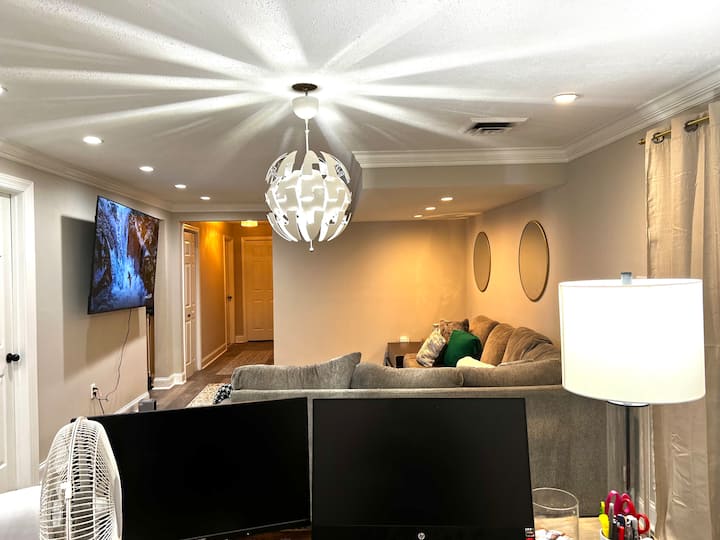 Spacious Suite King Bed, Office, Near Downtown Rva - Chesterfield, VA