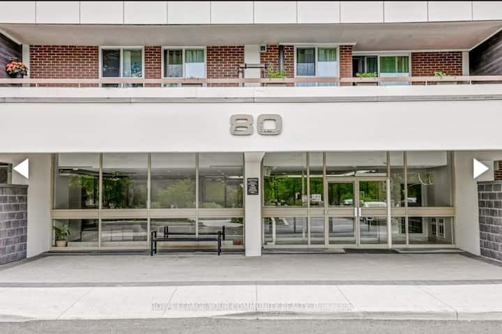 Warm Condo - Markham