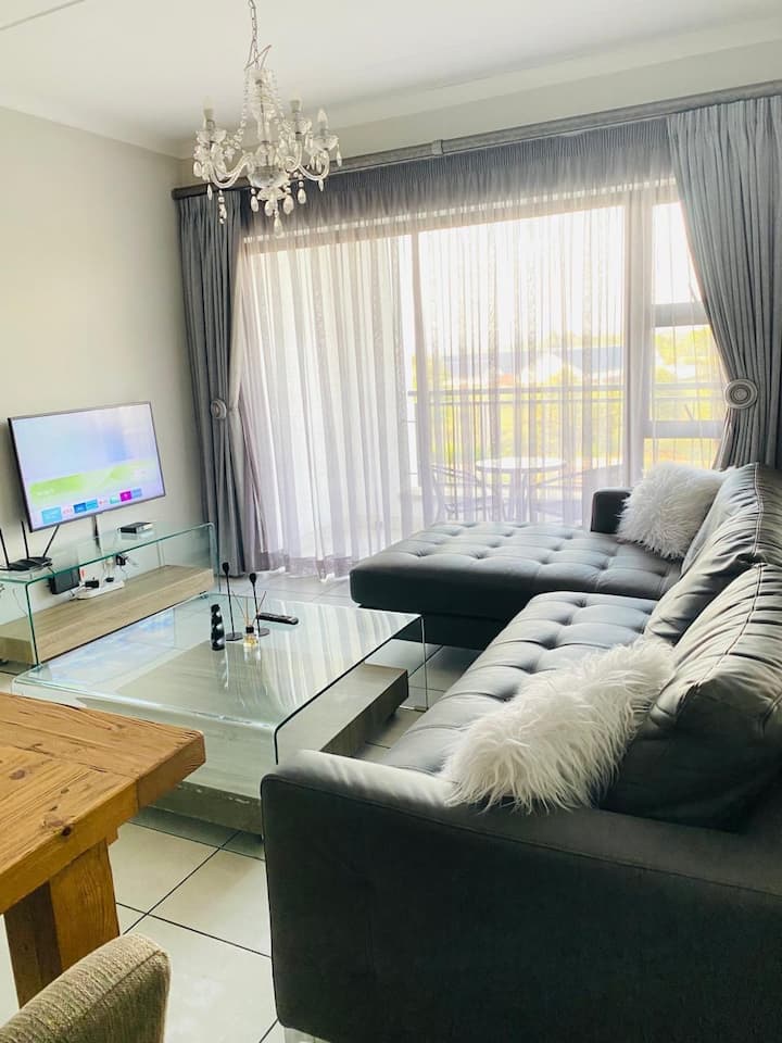 The Blyde Crystal Lagoon Fully Furnished Long Term - Pretoria