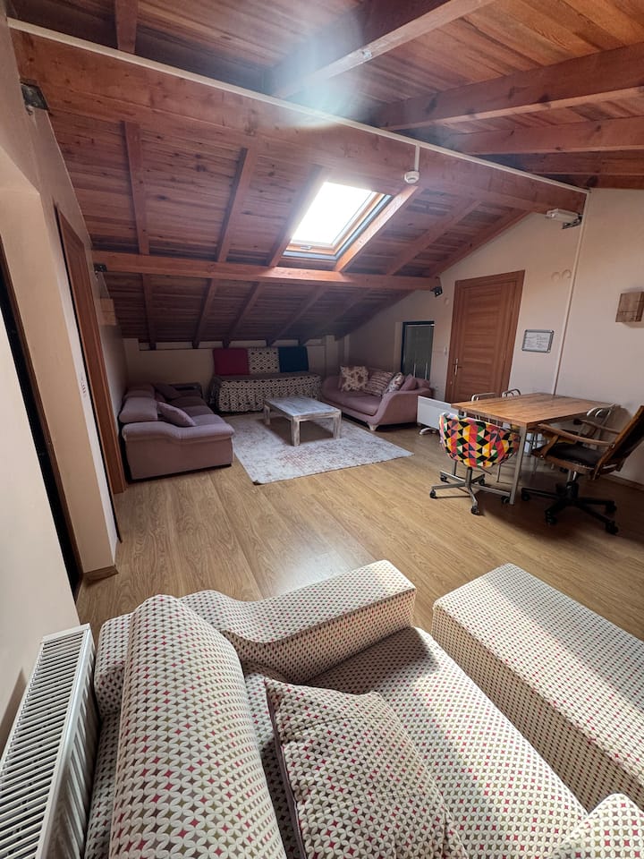 Spacious Kozbeyli Home | Family & Friends Stay - Aliağa